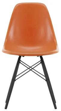 Eames Fiberglass chair DSW černě lakovaný javor oranžová Vitra