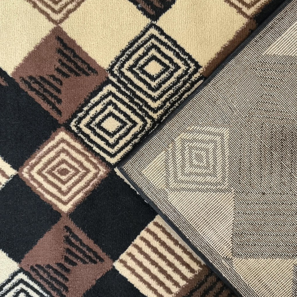 DY Hnědý koberec s geometrickým vzorem Alfa 17 Rozměr: 60x100 cm