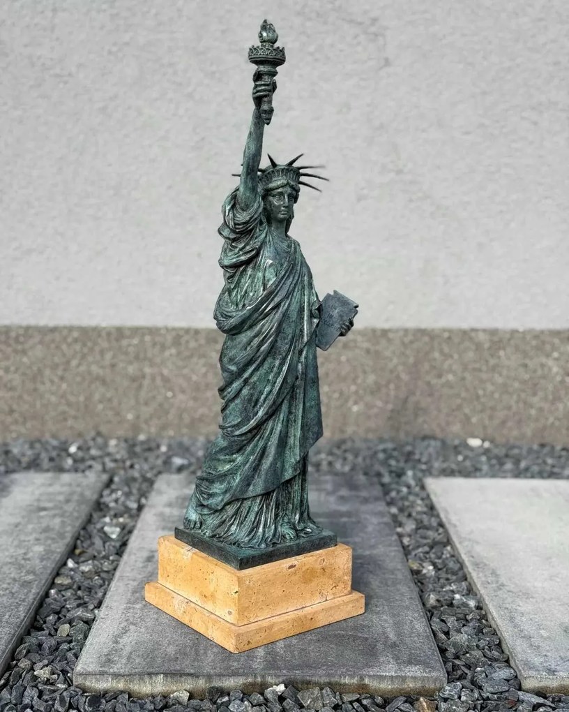 Bronzová socha - Lady Liberty USA
