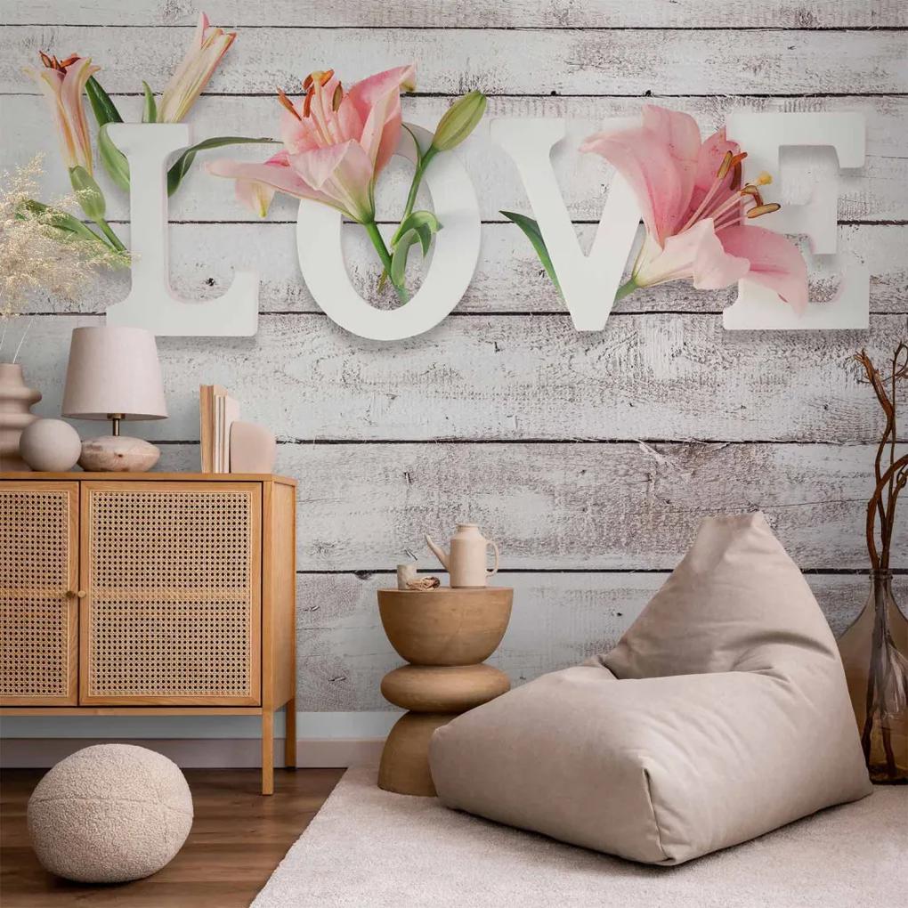 Fototapeta Zamilované květiny - anglický nápis na světlém pozadí s texturou dřeva