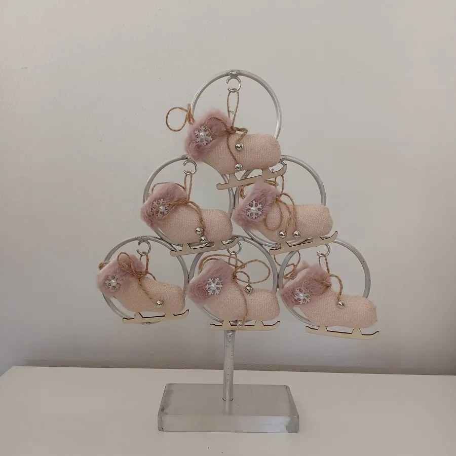 Vánoční ozdoba na stromeček brusle, 12 × 9 cm, závěsná, textil, interiér