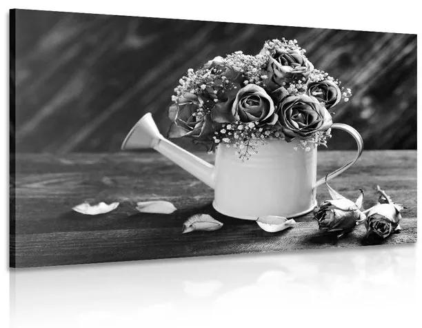 Obraz růže v konve v černobílém provedení - 60x40 cm