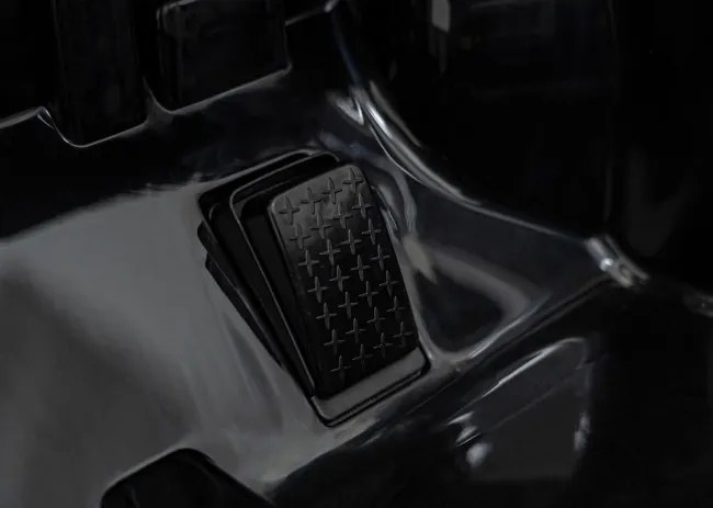 Elektrické autíčko Porsche Spyder RS 718 MP4 černé