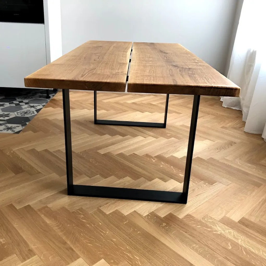 KULHÁNEK Designový stůl ze 2 ks fošen Velikost desky: individuální, Odstín podnože: černá - RAL 9005