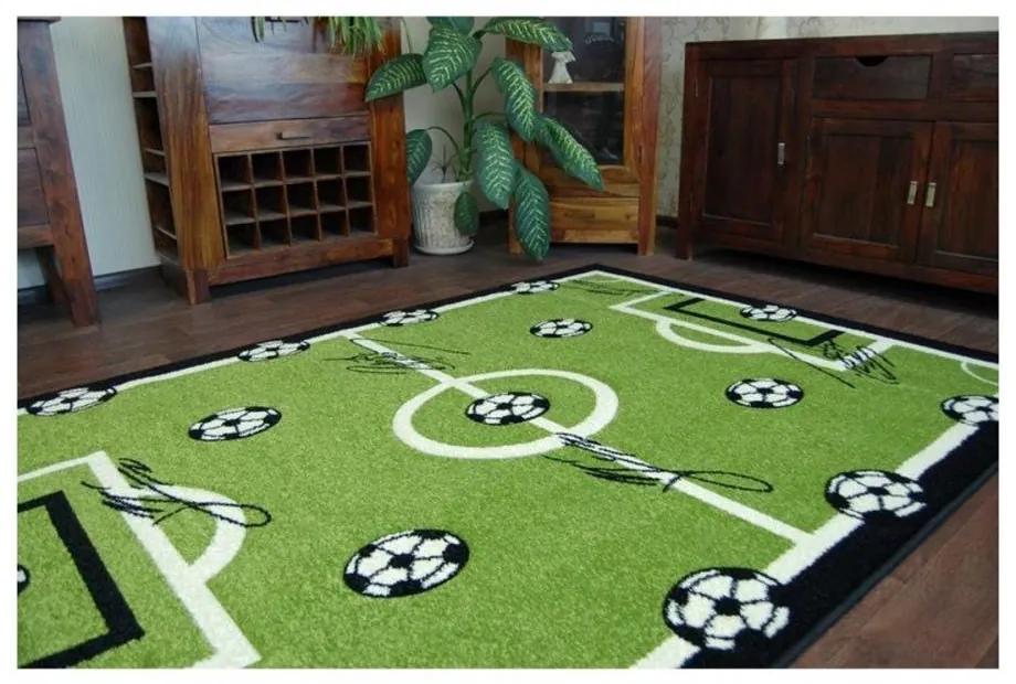 Dětský kusový koberec Fotbalové hřiště zelený 2 120x170cm