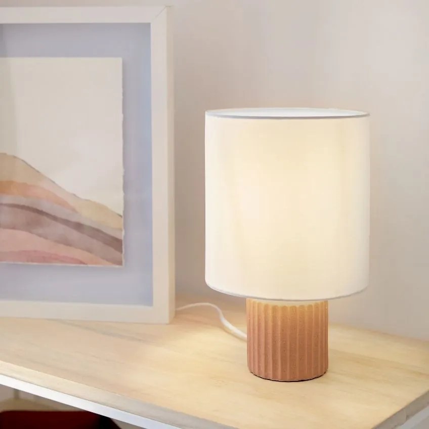 OnaDnes -20% Bílá látková stolní lampa Kave Home Eshe