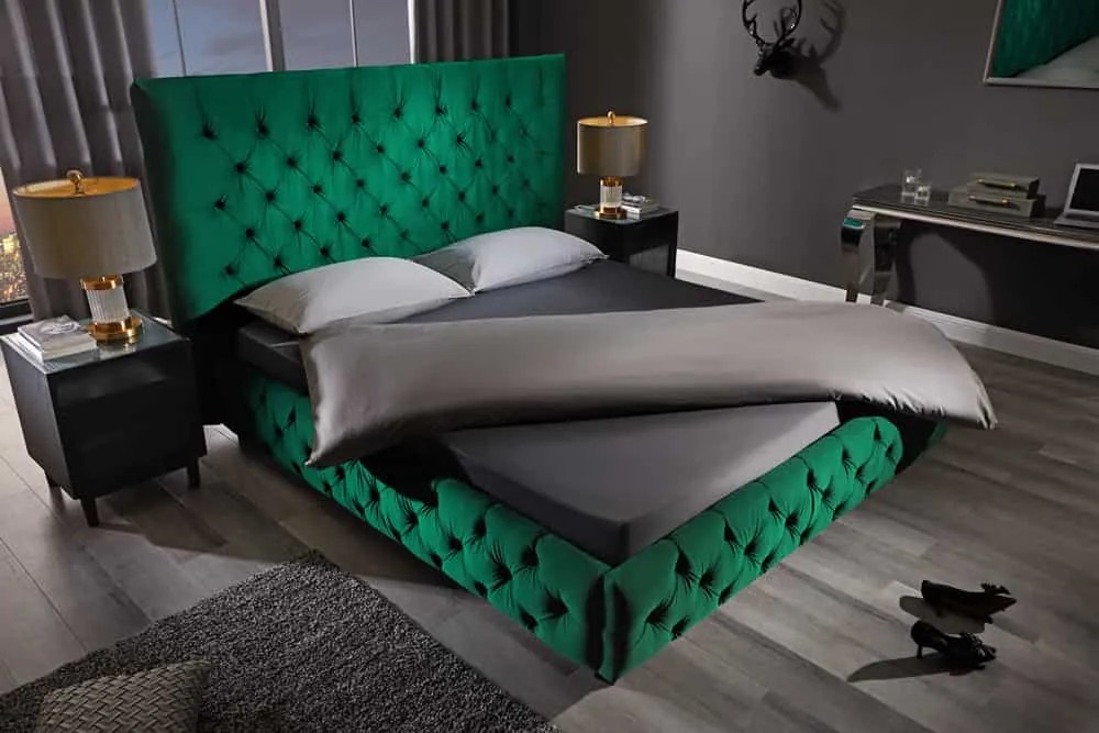 Designová postel Laney Chesterfield 180 x 200 cm zelený samet