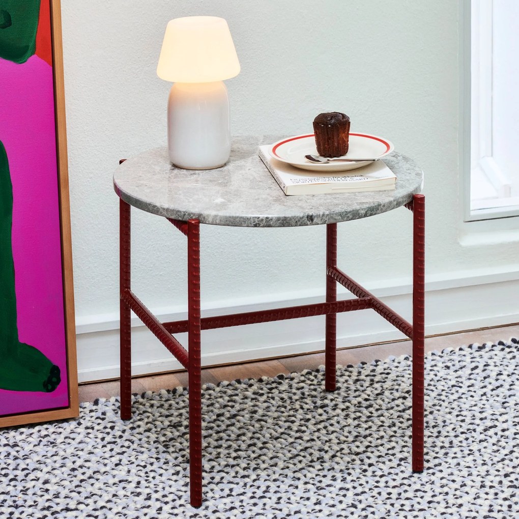 HAY Stolek Rebar Side Table, Ø45x40, Red + Grey Marble