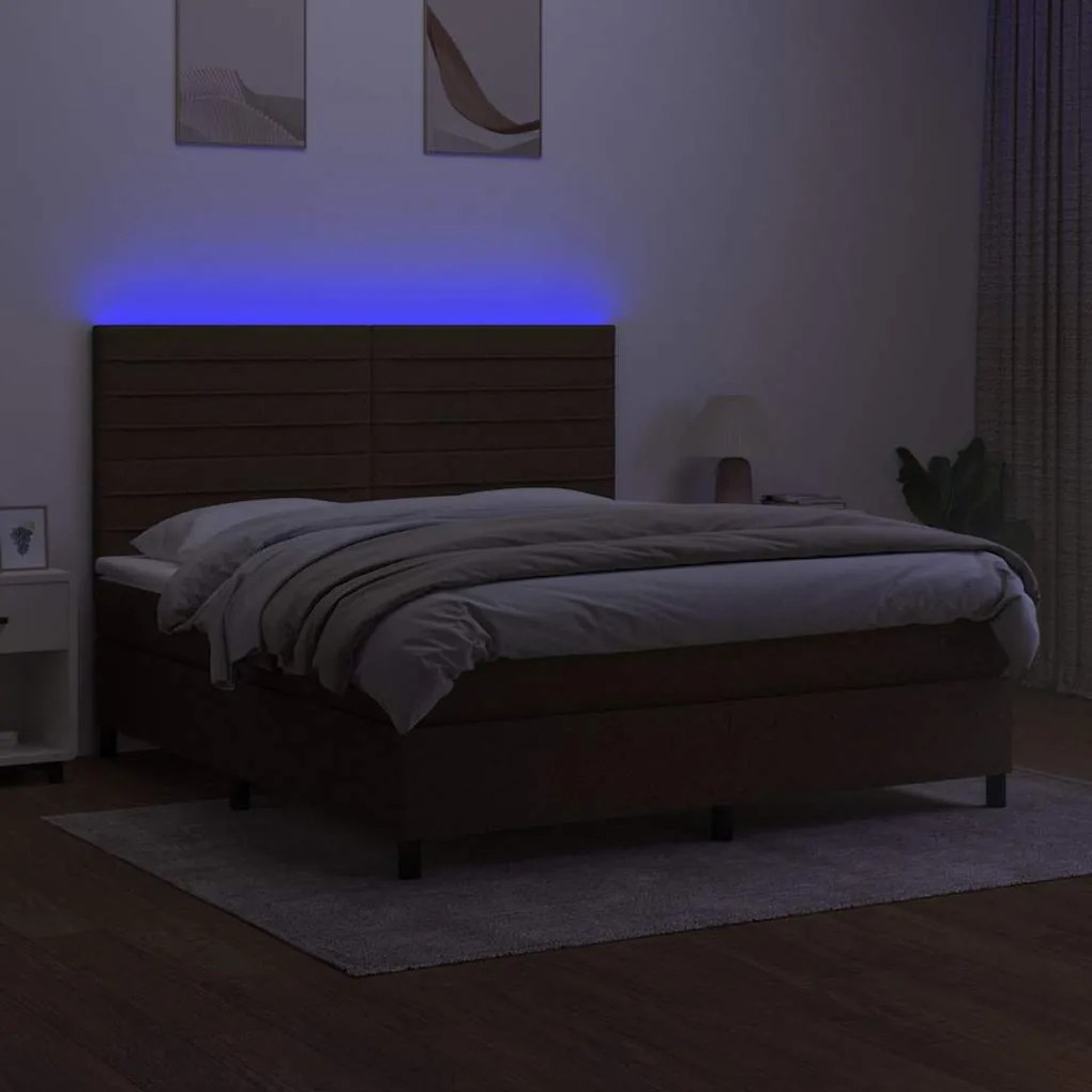 Box spring postel s matrací a LED tmavě hnědá 180x200 cm textil 3134976
