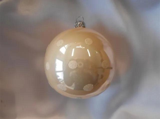 Střední vánoční koule s puntíky 6 ks - champagne lesklá