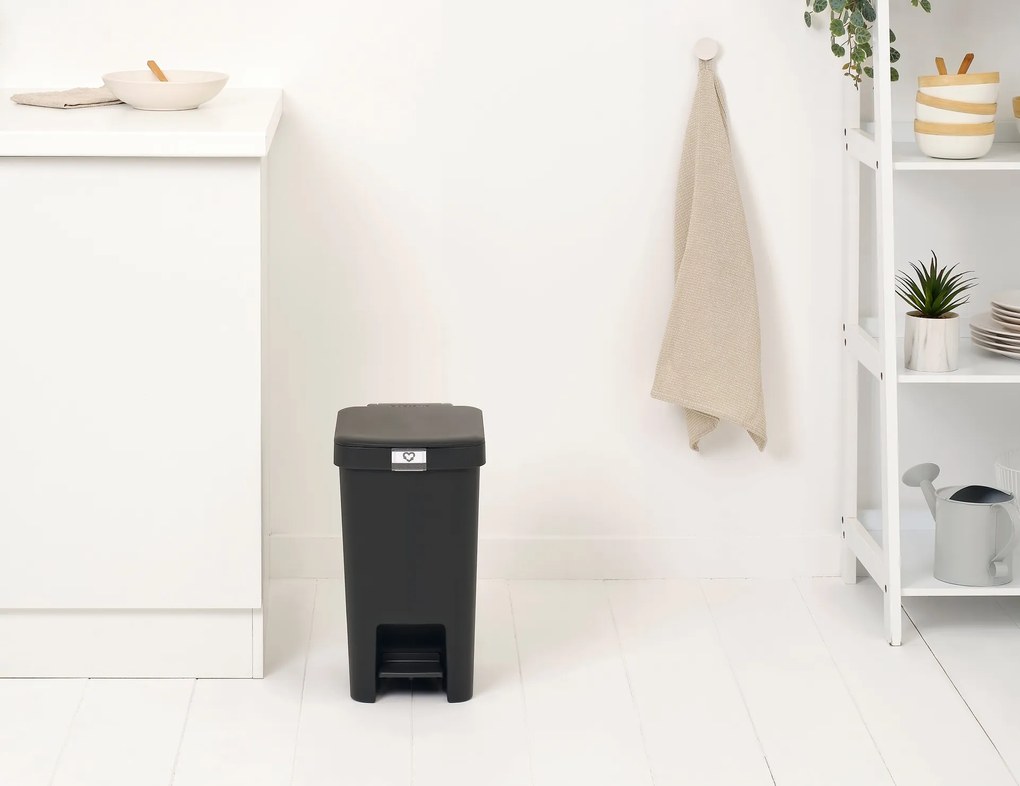 Brabantia Pedálový koš StepUp 16L šedý