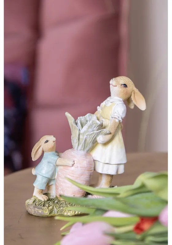 Velikonoční dekorace králíci tahající mrkev – 12x6x13 cm