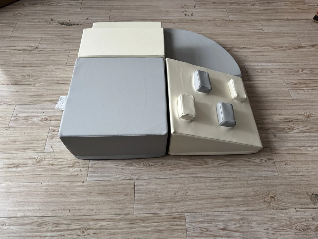 AIYAPLAY 4dílná pěnová sada pro děti na psychomotoriku s PU potahem, lezení a lézání, 1-3 roky, světle šedá a béžová
