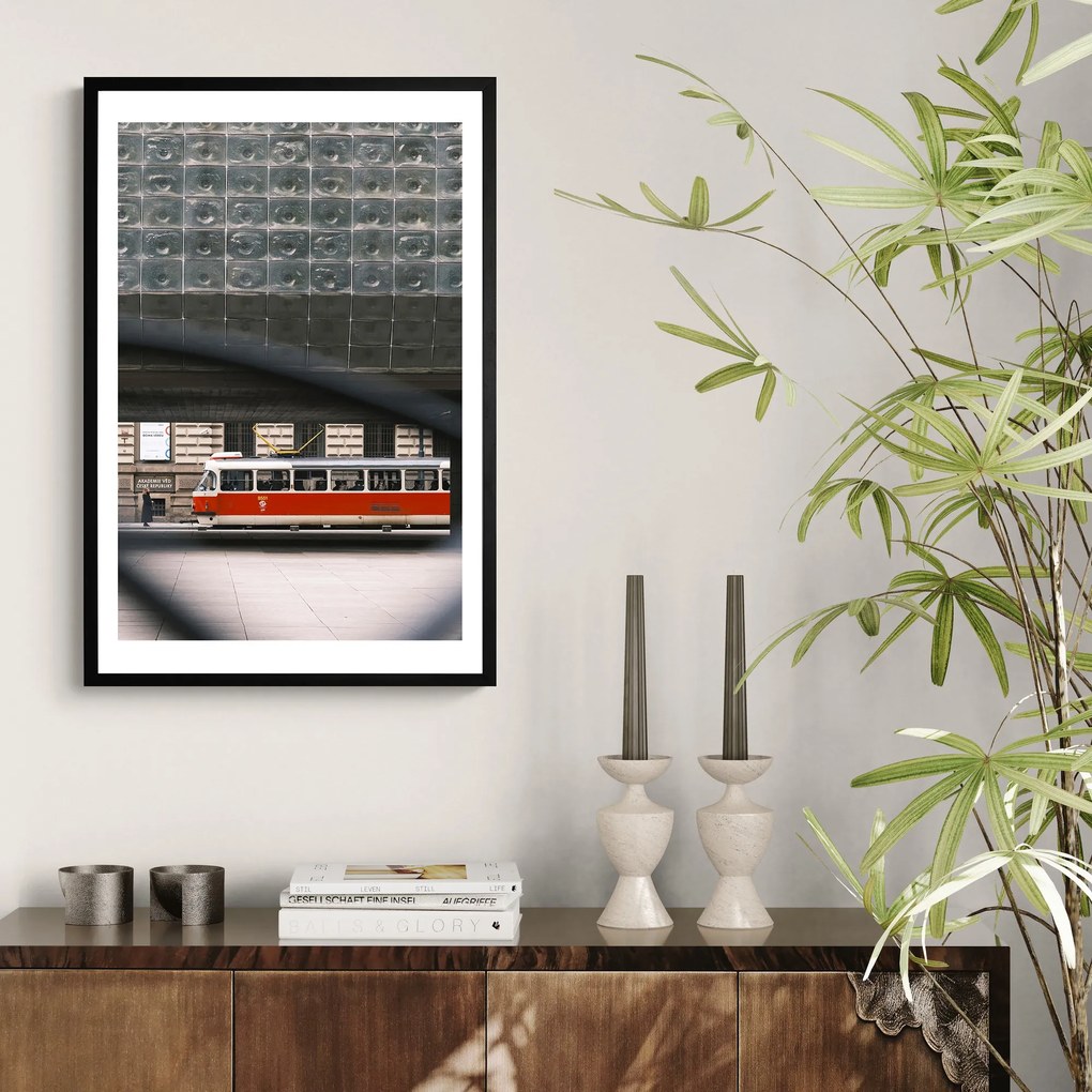 Kristýna Mládková | Tramvaj u Národního divadla Rám: Dubový, Velikost: 30 x 20 cm