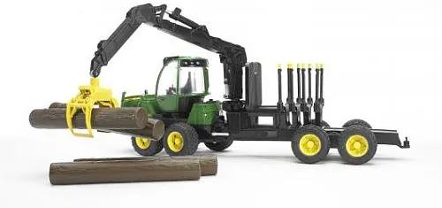 Bruder 02133 John Deere 1210E lesnický traktor s přívěsem nakládacím ramenem