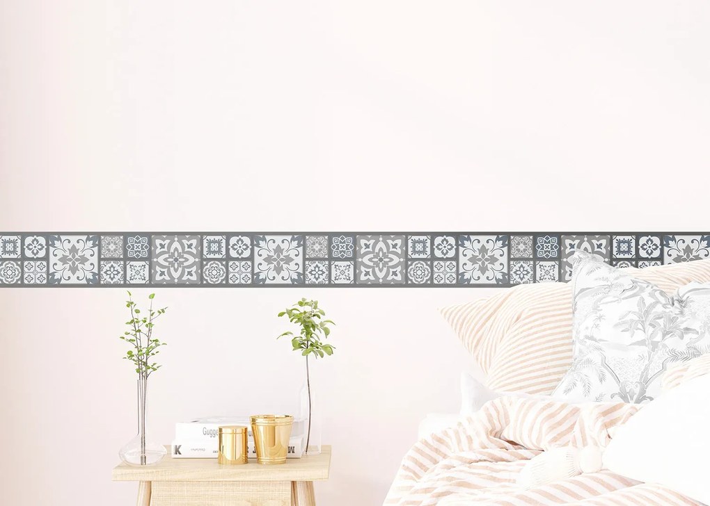 Samolepící bordura na zeď Šedá Patchworková Mozaika | 5 m x 13.8 cm | DWB8459