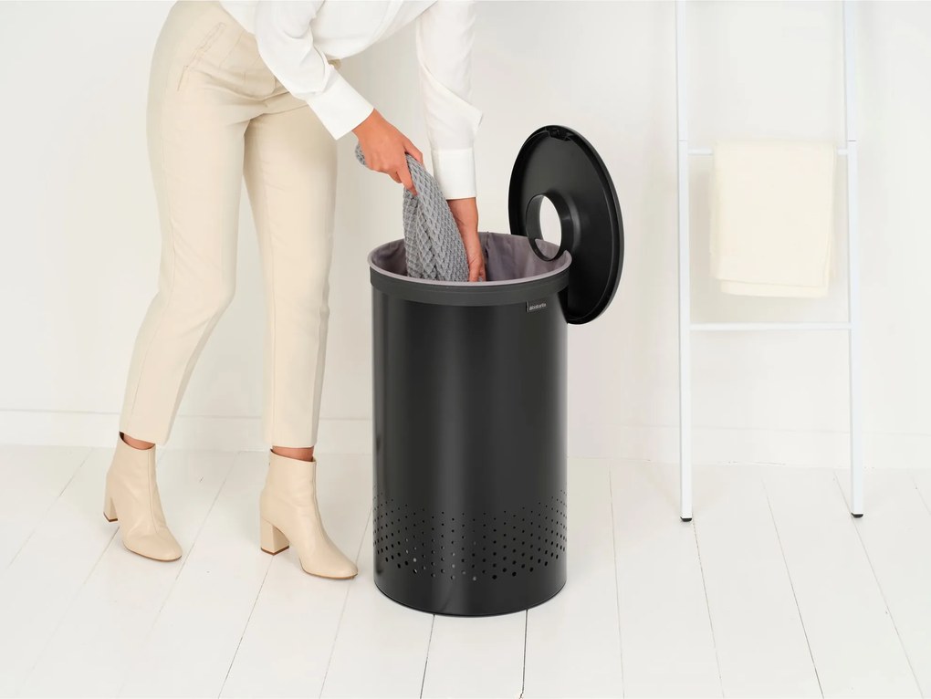 Koš na prádlo Brabantia 60l černý/plastové víko