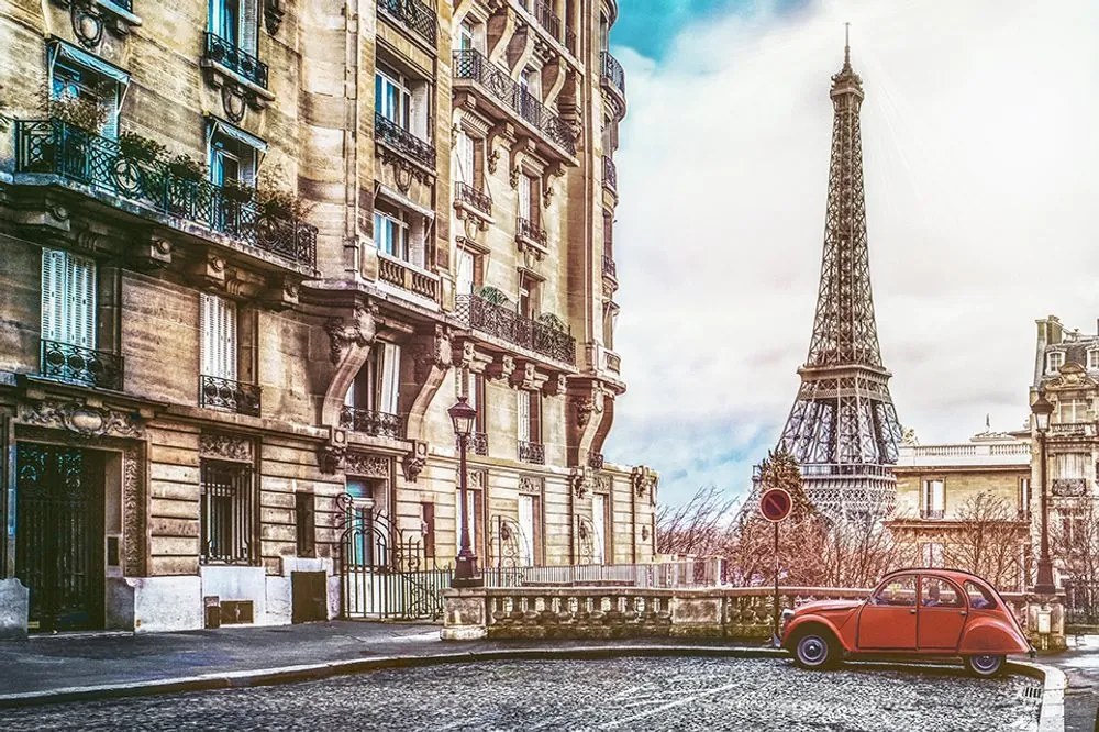 Samolepící tapeta pohled na Eiffelovou věž z ulice Paříže - 150x100 cm