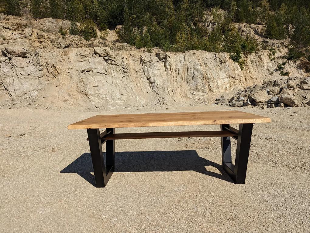 Jídelní stůl z dubového masivu Qído v industriálním designu Velikost Desky: 1600x900 (mm)