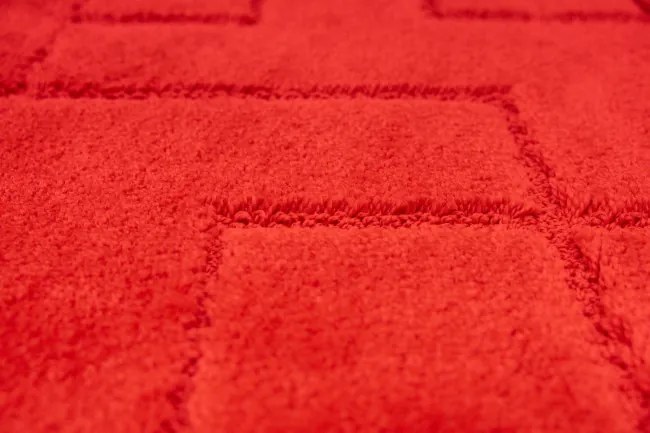 Koupelnový kobereček Inez Red červený / geometrie