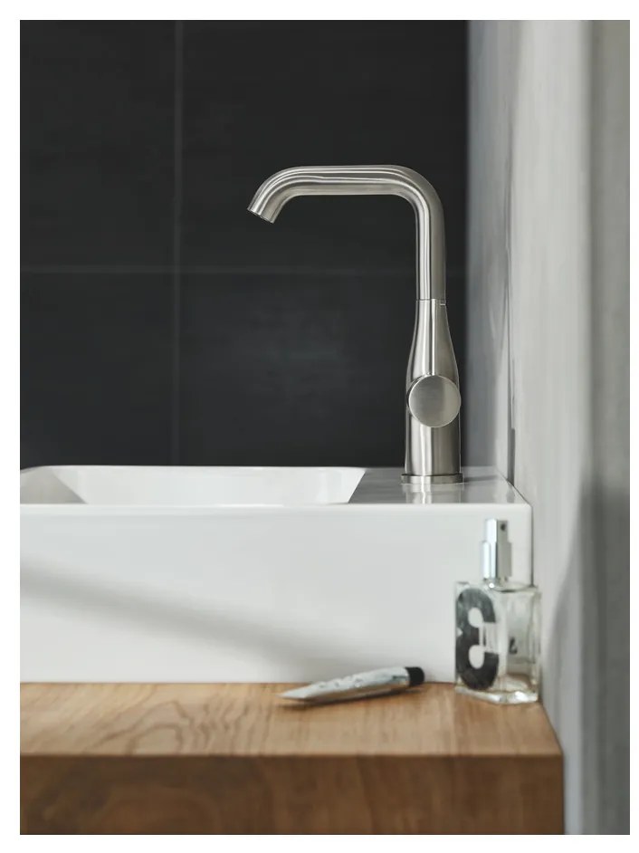 Grohe Essence - Páková umyvadlová baterie, s odtokovou garniturou Velikost L, supersteel 32628DC1