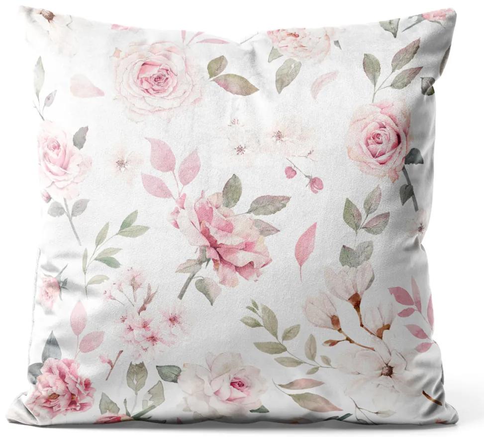 Dekorační velurový polštář Růžové jaro - květy růže a magnólie ve vintage stylu na bílém pozadí