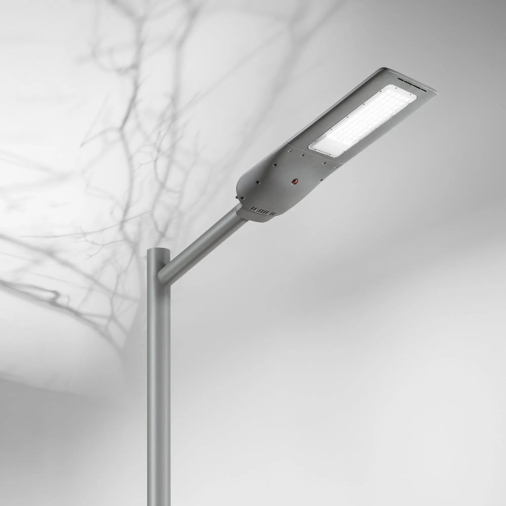 FAN LED-AUREUS-20C-SOLAR Veřejné solární osvětlení AUREUS, 20 W, vestavěný solární panel, pohybové čidlo, dálkové ovládání, 1600 lm, 3000 K, IP65 - FANEUROPE