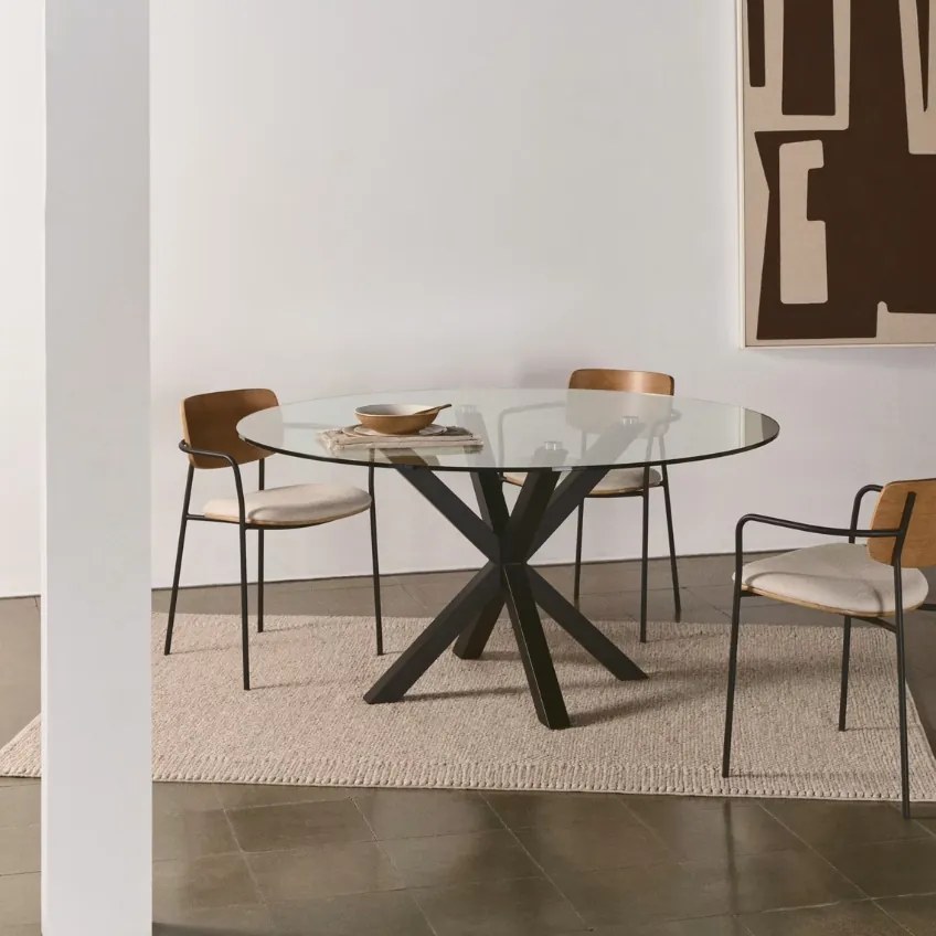 OnaDnes -20% Skleněný jídelní stůl Kave Home Argo 150 cm s černou kovovou podnoží
