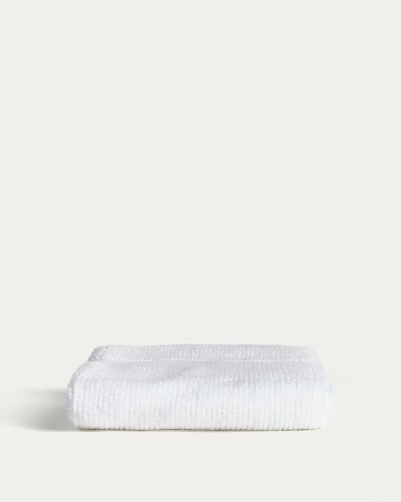 Bílý froté bavlněný ručník 50x90 cm Olvira – Kave Home