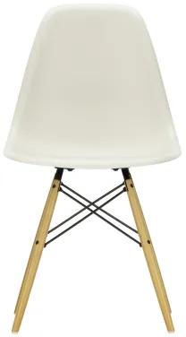 Eames Plastic Chair DSW javor oblázková černé na koberec Vitra