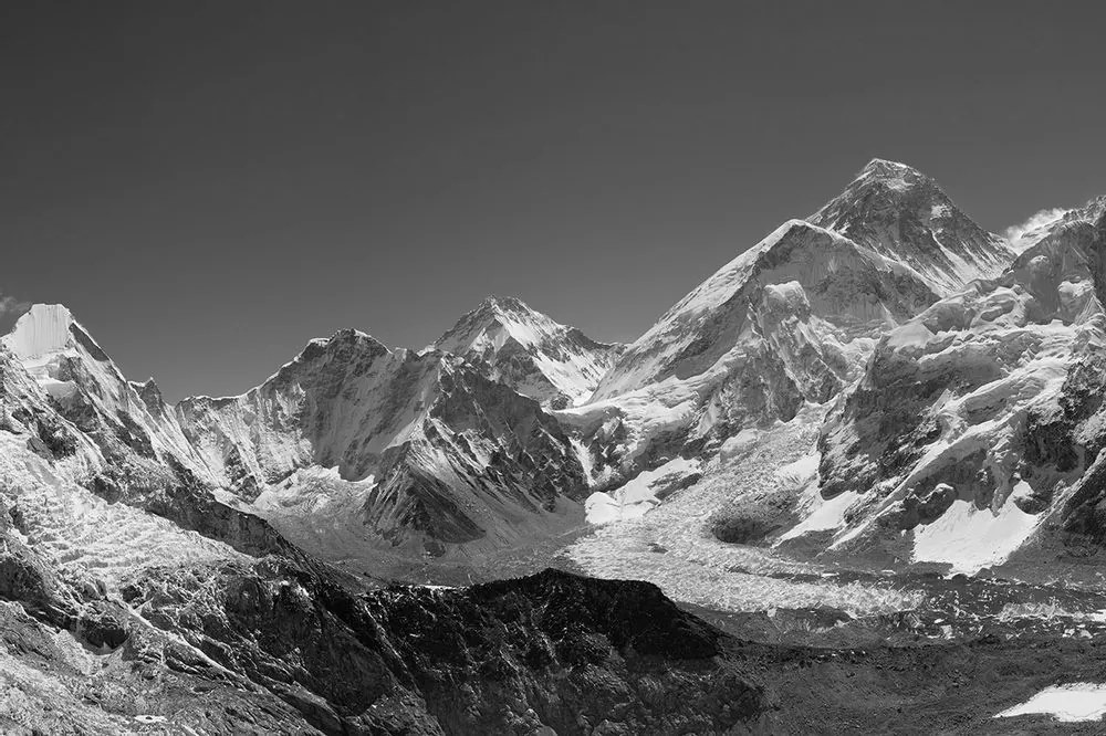 Tapeta krásně zasněžené vrcholky hor - 225x150 cm