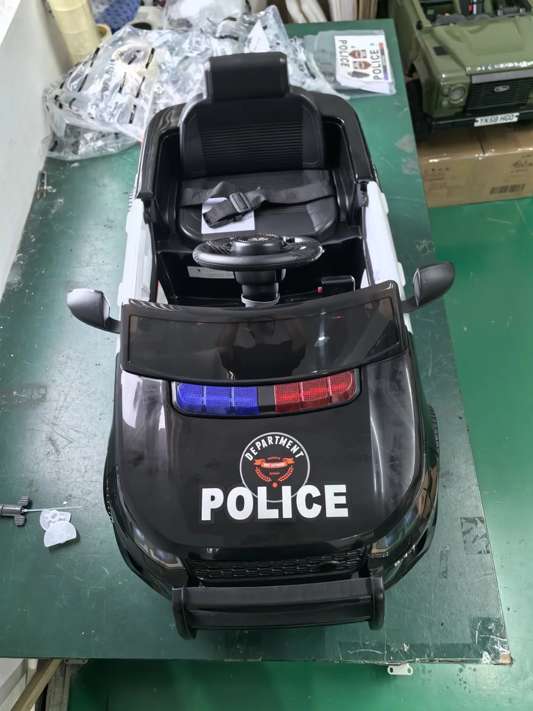 AIYAPLAY policejní elektrické auto pro děti 12 V, dálkové ovládání, černé