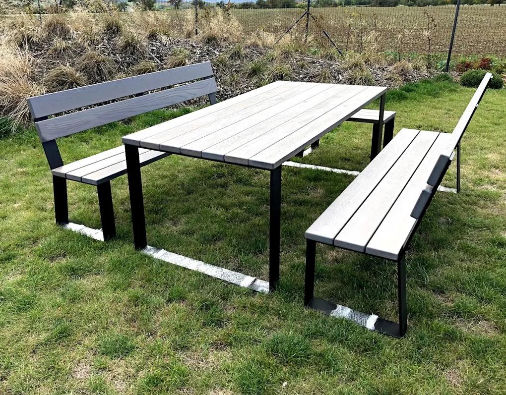 KULHÁNEK Zahradní sestava s nohami z ploché oceli - stůl, 2x lavice s opěradlem Délka: 150 cm, Odstín nátěru: individuální, Odstín podnože: antracit - RAL 7016