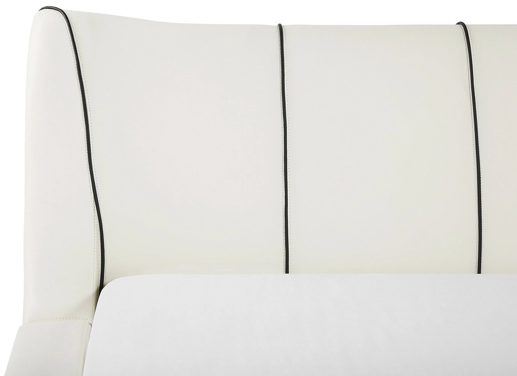 Kožená postel  LED 180 x 200 cm bílá NANTES Beliani