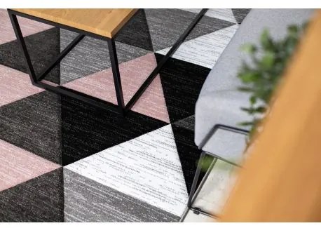 koberec ALTER Rino trojúhelníky růžový velikost 160x220 cm | krásné koberce cz
