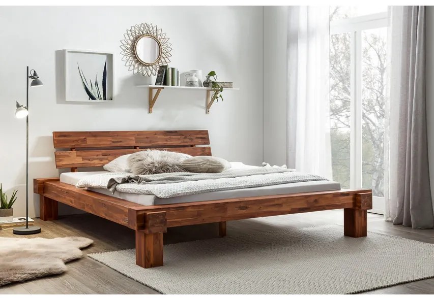 Dřevěná postel z masivu Leyla akácie 200x200