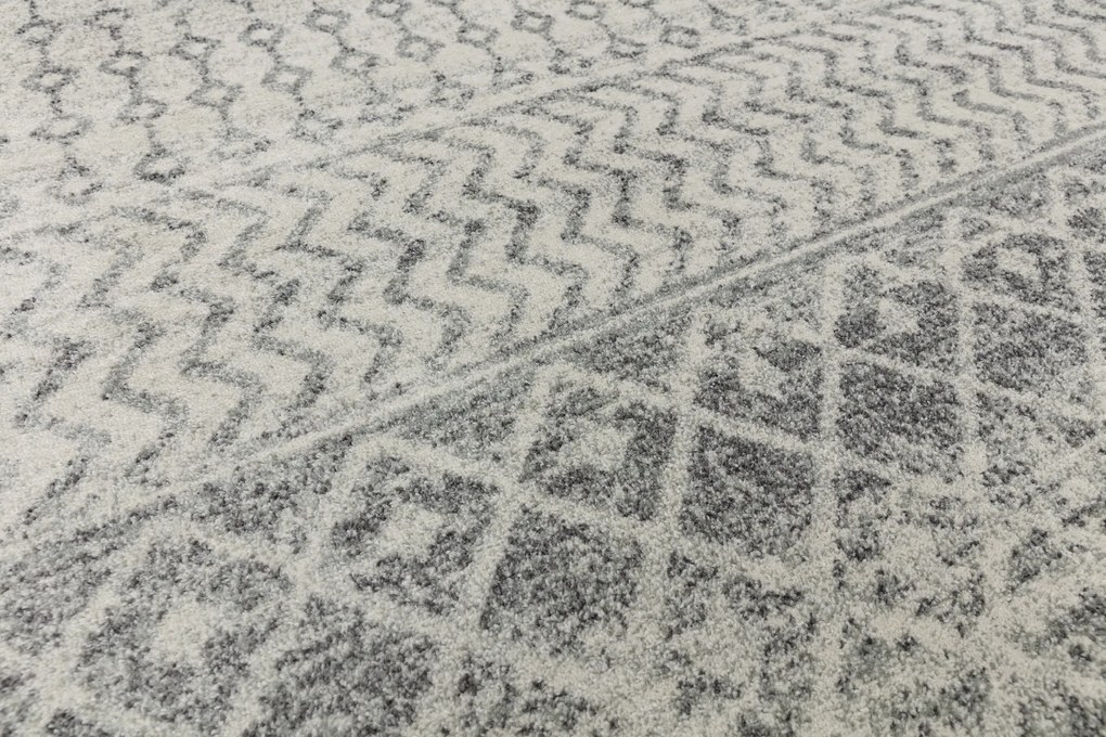 Tribeca Design Kusový koberec Dinamo Aztec Grey Rozměry: 200x290 cm