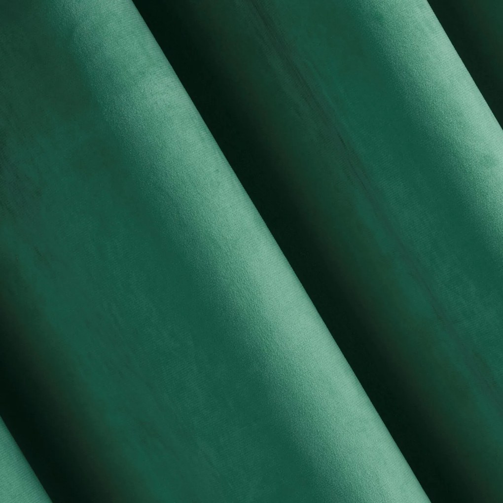 ZATEMŇOVACÍ ZÁVĚS NA KROUŽCÍCH PIERRE 140X250 CM TMAVĚZELENÁ