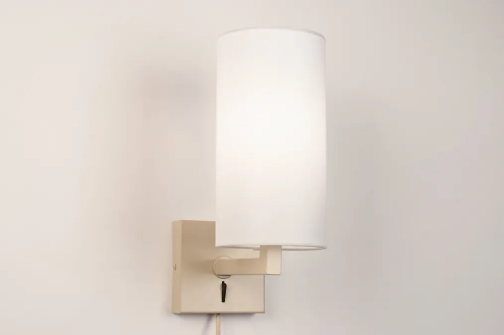 Nástěnné svítidlo do ložnice s vypínačem Bassel 34 White and Taupe