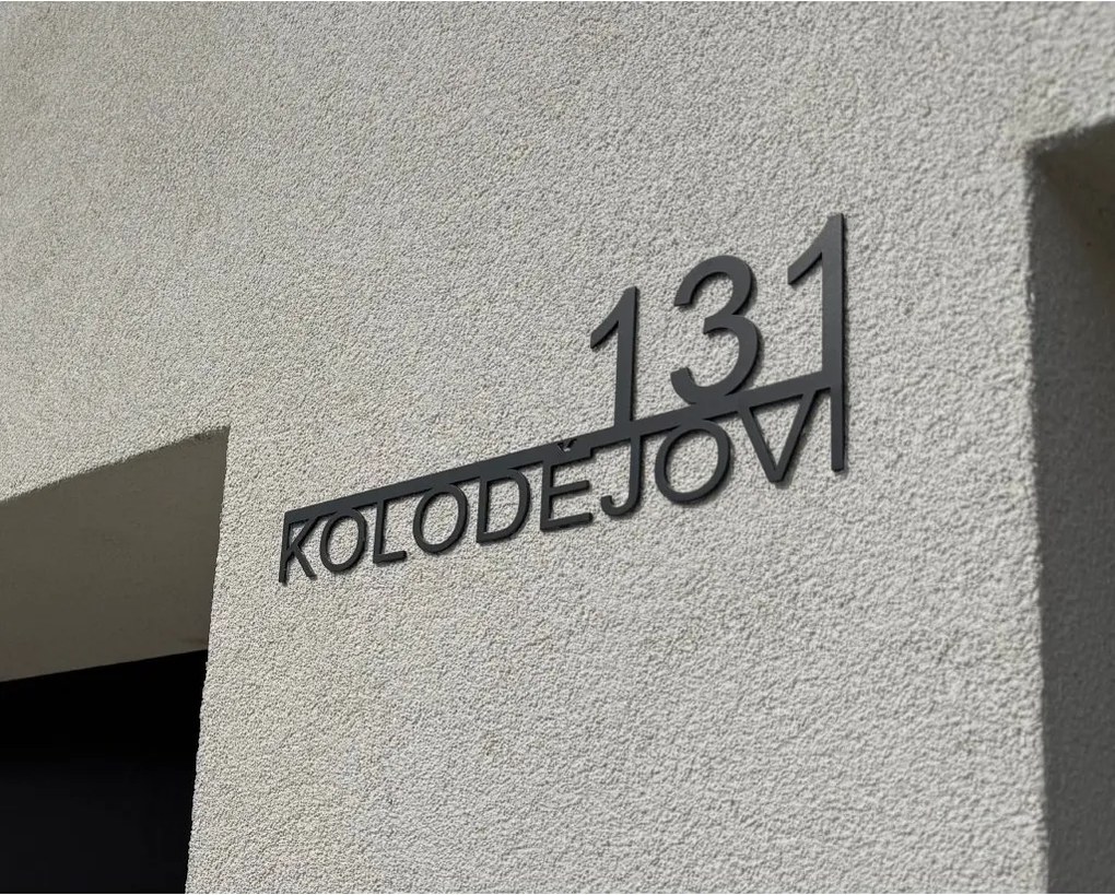 Domovní číslo tabulka lakovaná 18 Velikost: 25 x 10 cm (M), Odstín: RAL 9005 - černá
