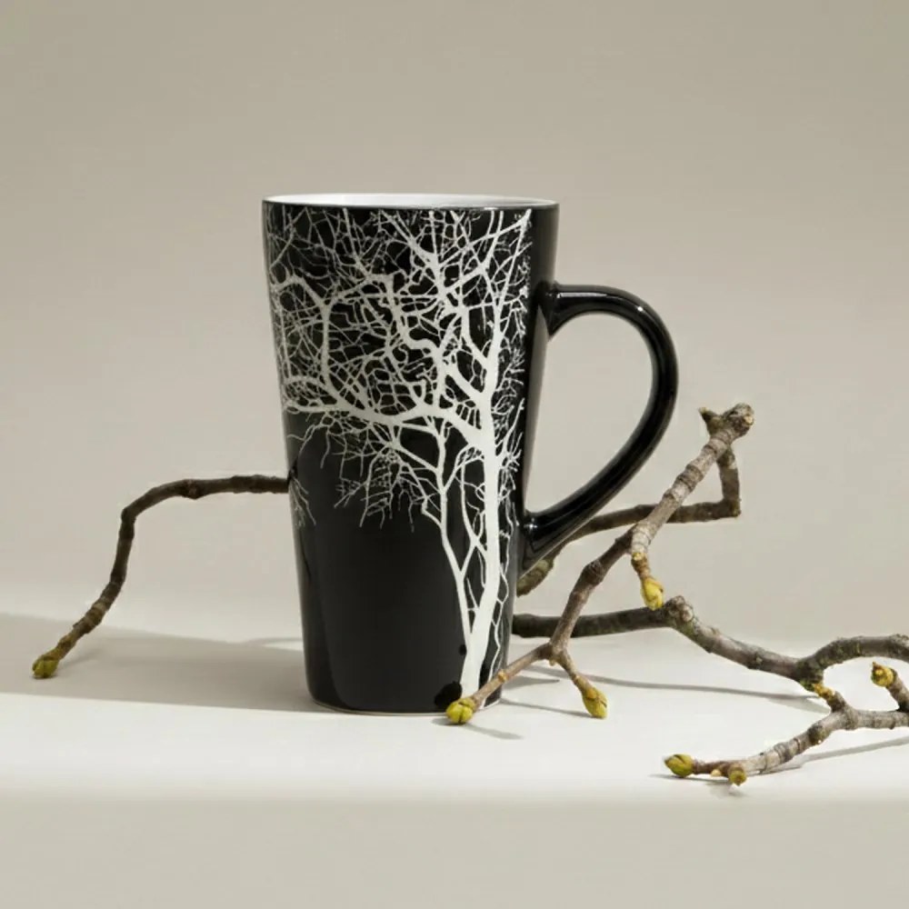 Kameninový hrnek Strom, 500 ml – vysoký, černý, severský minimalistický design