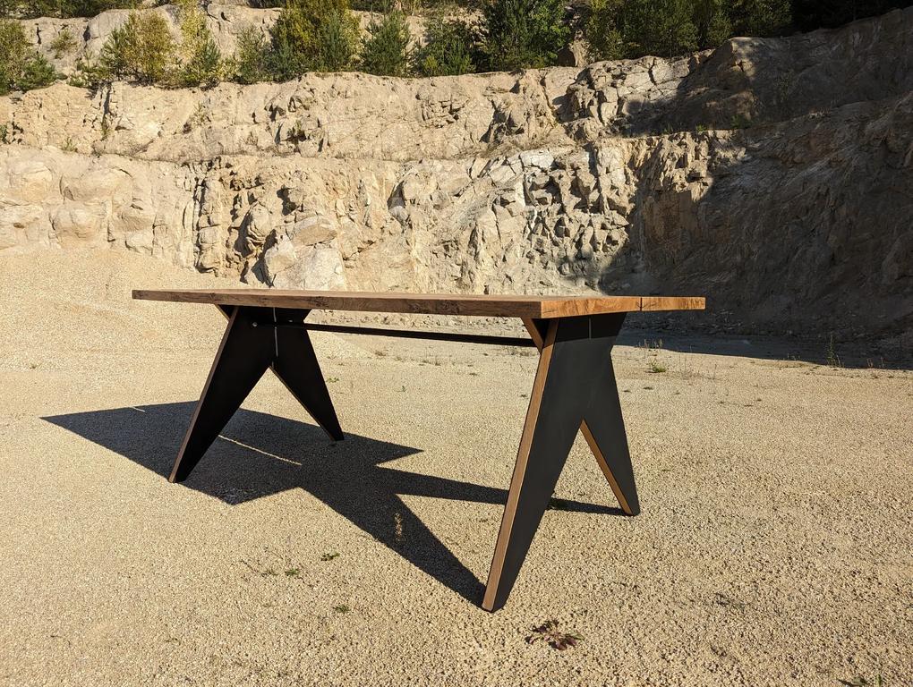 Jídelní stůl z dubového masivu Héfaistos v industriálním designu Velikost Desky: 2300x1000 (mm)