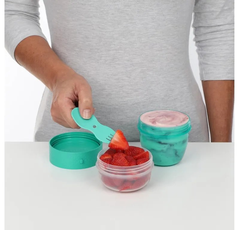 SISTEMA Krabička na jogurt a müsli, 2 komory+lžíce, SISTEMA, mix barev Barva krabiček SISTEMA: Fialová