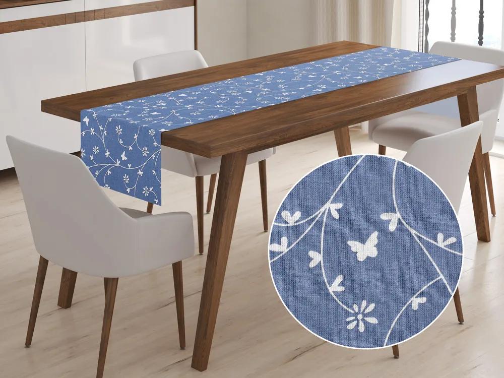 Biante Bavlněný běhoun na stůl Sandra SA-052 Drobné bílé květiny a motýlci na modrém 20x180 cm