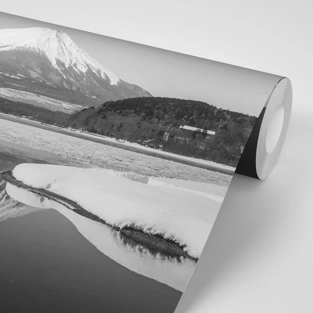 Samolepící fototapeta japonská hora Fuji v černobílém