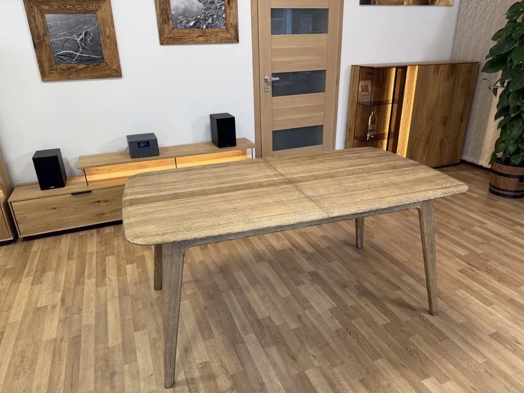 Massivo.cz Rozkládací jídelní stůl Oriento 160x90 cm, patina-černá