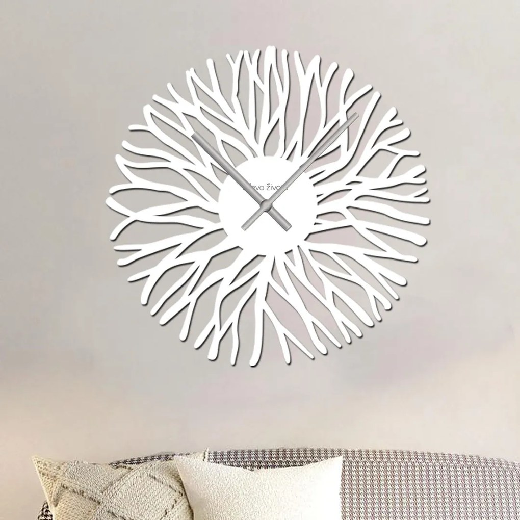 dřevo života Nástěnné hodiny ROOTS Zvolte barvu dekoru: Ořech, Zvolte velikost hodin (cm): 50x50, Barva ručiček: Stříbrné