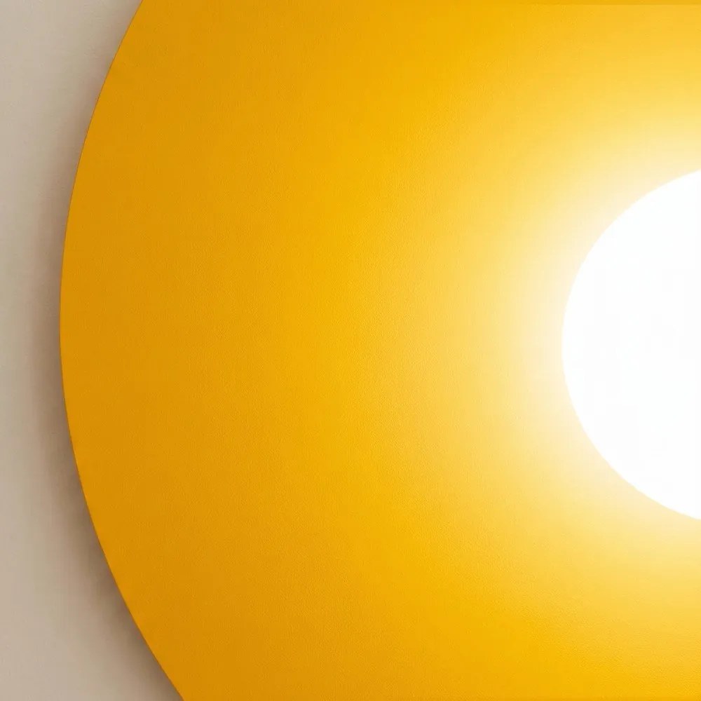 Žluté kovové nástěnné svítidlo ø 50 cm AKE – Thoro
