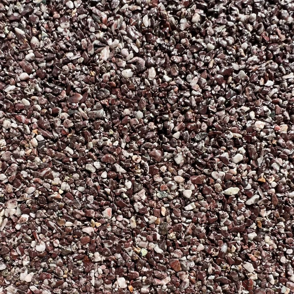 Báča Beton Kamenný koberec na stěnu Rosso Zandobbio Frakce: Hrubá (4 – 8 mm), vydatnost setu 2,6 m², Doporučené použití v: exteriéru - akrylátové pojivo