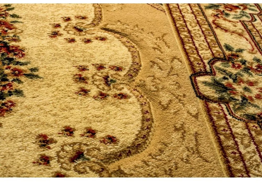 Kusový koberec klasický vzor béžový 140x190cm